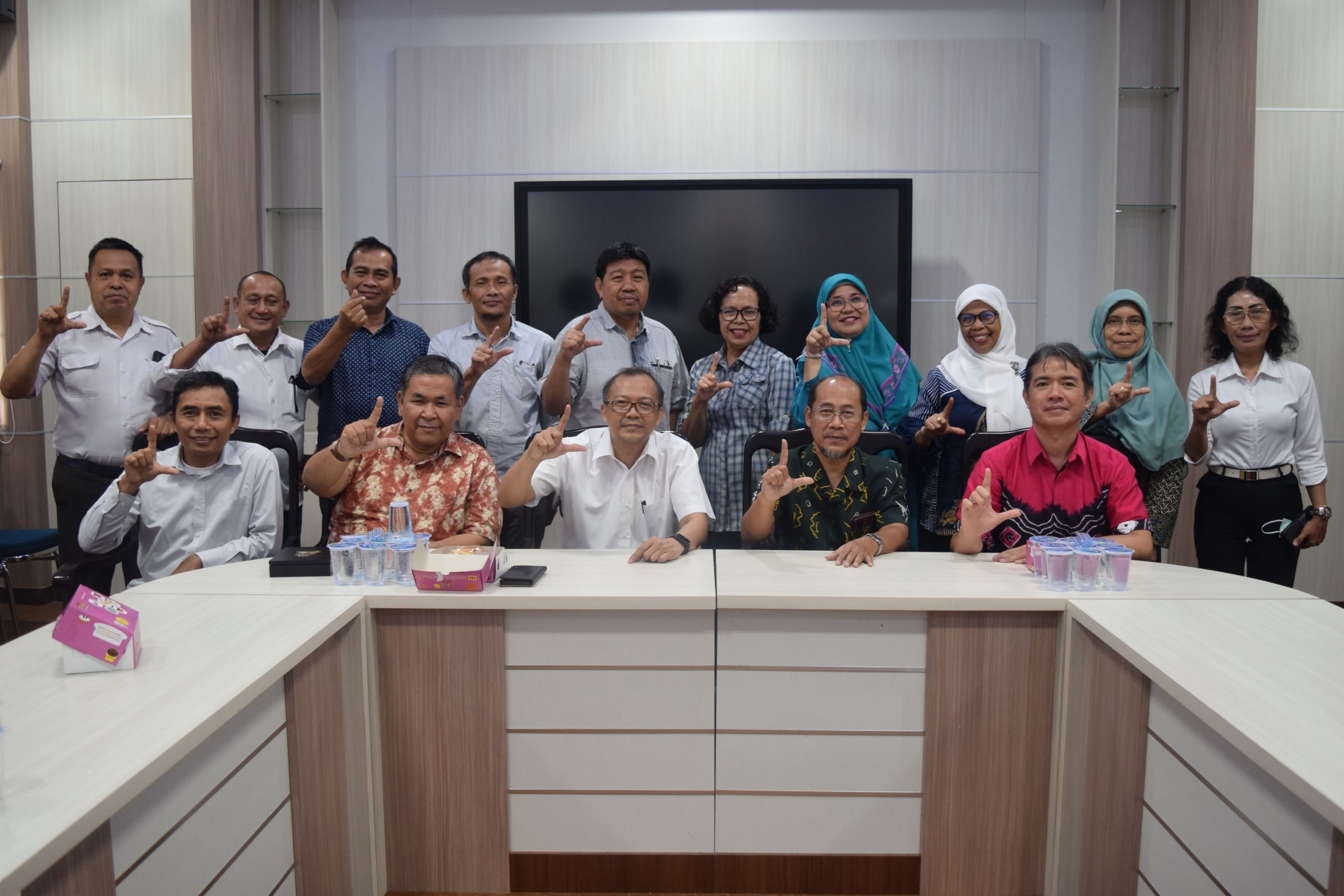 FMIPA Unhas Sambut Kunjungan dari FMIPA ULM - Fakultas MIPA Unhas