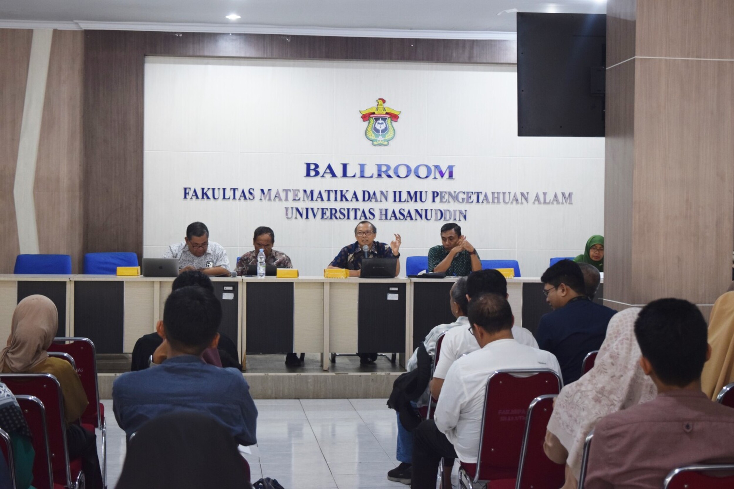 FMIPA Unhas Gelar Sosialisasi Pedoman Tugas Akhir Mahasiswa - Fakultas ...